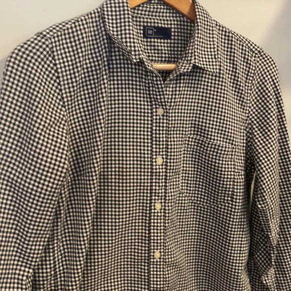GAP | Tops | Gingham Button Down | Poshmark